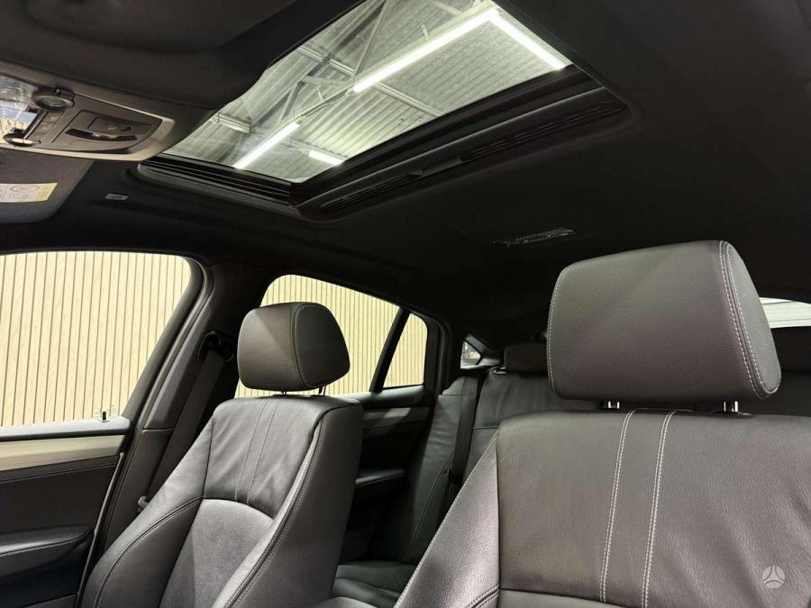 White BMW X4 2016 in Marijampole, with an engine capacity of 2.99 L and mileage of 303 thousand km for 18350 €, photo 4 on AUTOMOTO.COM.LV