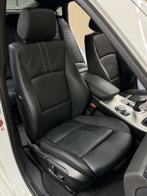 White BMW X4 2016 in Marijampole, with an engine capacity of 2.99 L and mileage of 303 thousand km for 18350 €, photo 18 on AUTOMOTO.COM.LV