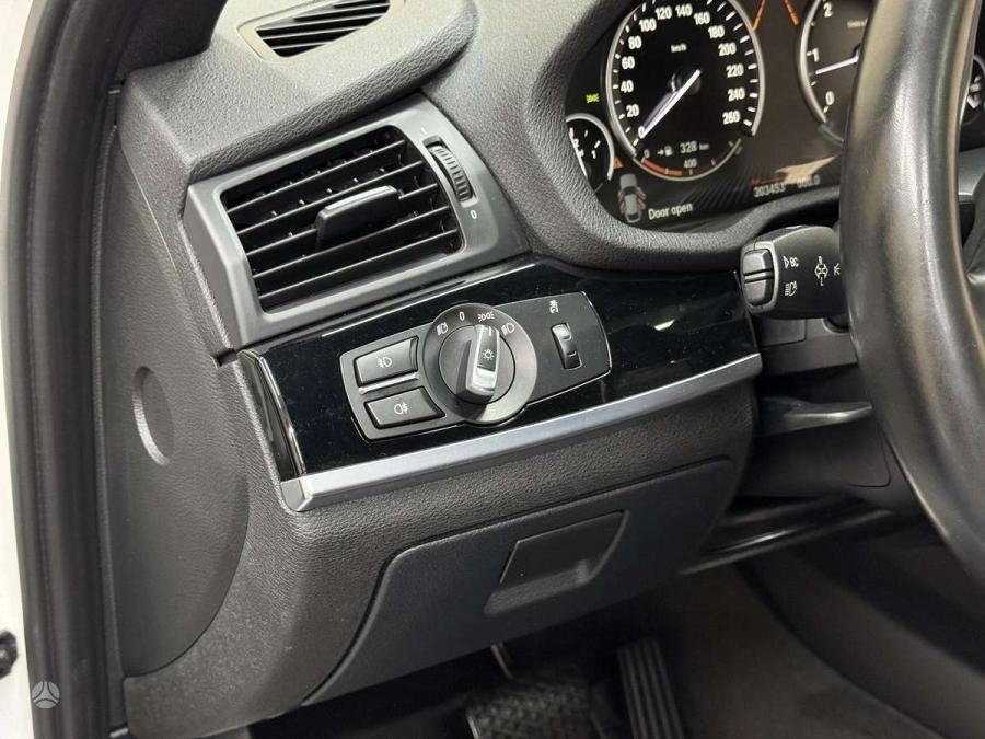 White BMW X4 2016 in Marijampole, with an engine capacity of 2.99 L and mileage of 303 thousand km for 18350 €, photo 27 on AUTOMOTO.COM.LV