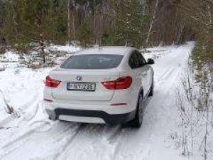 White BMW X4 2017 in Vilnius, with an engine capacity of 2.00 L and mileage of 75 thousand km for 19999 €, photo 5 on AUTOMOTO.COM.LV
