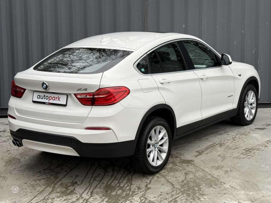 White BMW X4 2017 in Vilnius, with an engine capacity of 2.99 L and mileage of 231 thousand km for 18900 €, photo 4 on AUTOMOTO.COM.LV
