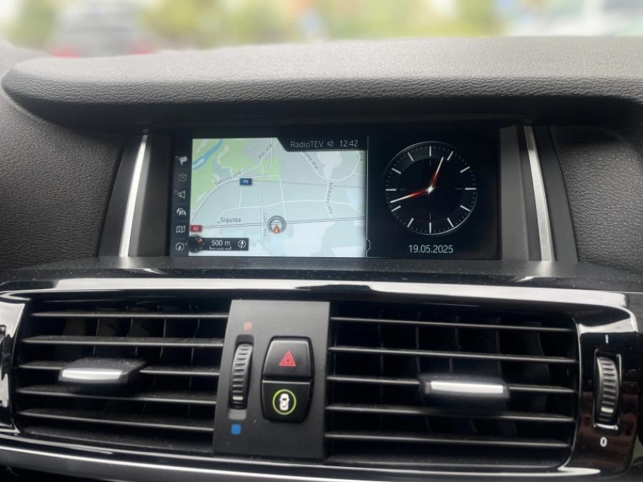 White BMW X4 2017 in Riga, with an engine capacity of 3.00 L and mileage of 282 thousand km for 20990 €, photo 32 on AUTOMOTO.COM.LV