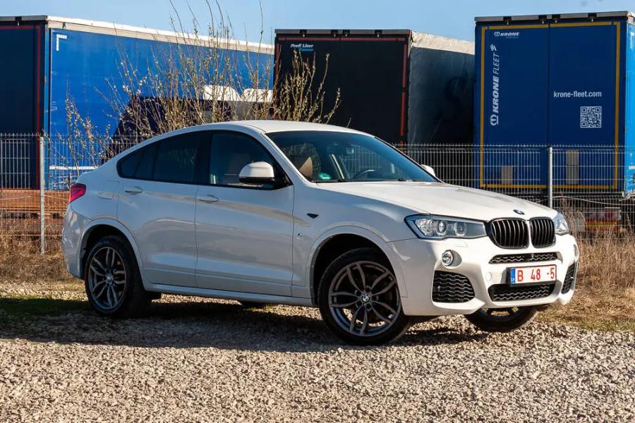 White BMW X4 2017 in Riga, with an engine capacity of 2.00 L and mileage of 204 thousand km for 20995 €, photo 1 on AUTOMOTO.COM.LV