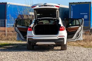 White BMW X4 2017 in Riga, with an engine capacity of 2.00 L and mileage of 204 thousand km for 20995 €, photo 6 on AUTOMOTO.COM.LV