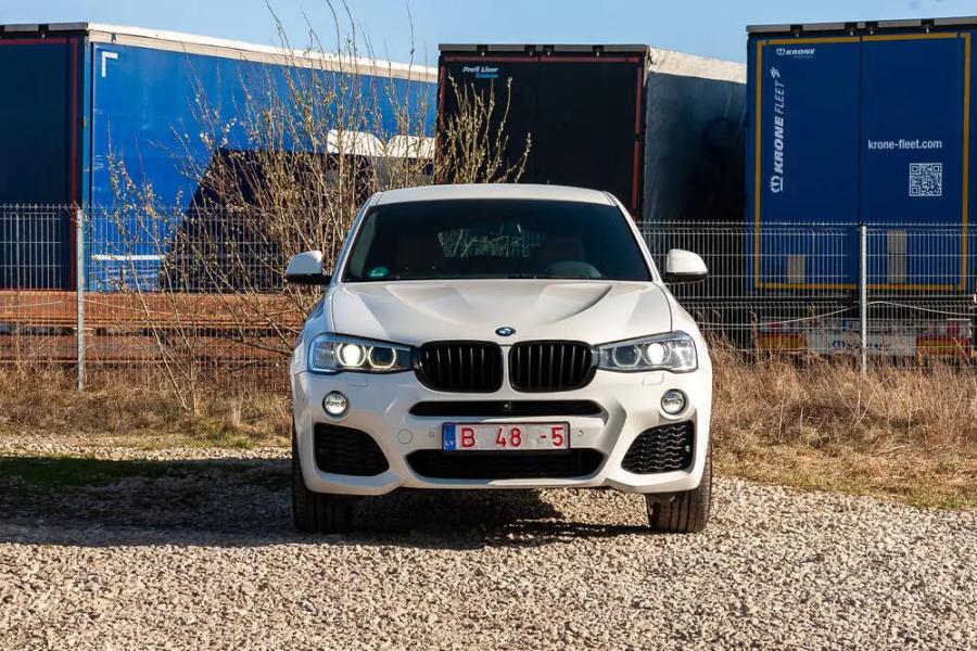 White BMW X4 2017 in Riga, with an engine capacity of 2.00 L and mileage of 204 thousand km for 20995 €, photo 9 on AUTOMOTO.COM.LV