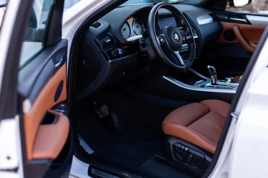 White BMW X4 2017 in Riga, with an engine capacity of 2.00 L and mileage of 204 thousand km for 20995 €, photo 25 on AUTOMOTO.COM.LV