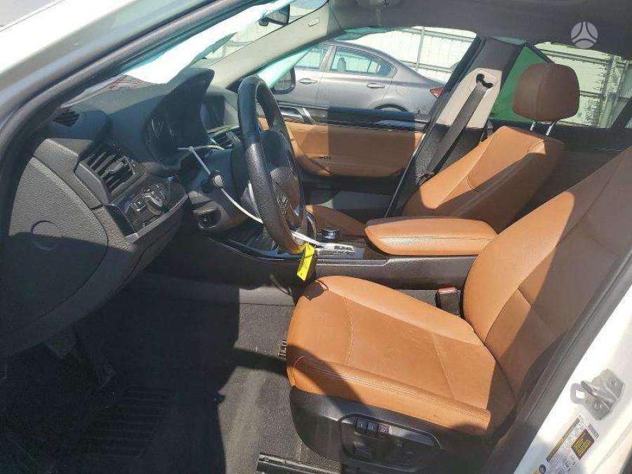 White BMW X4 2017 in Klaipeda, with an engine capacity of 2.00 L and mileage of 178 thousand km for 10995 €, photo 8 on AUTOMOTO.COM.LV