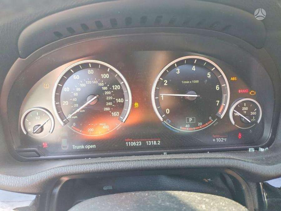 White BMW X4 2017 in Klaipeda, with an engine capacity of 2.00 L and mileage of 178 thousand km for 10995 €, photo 10 on AUTOMOTO.COM.LV
