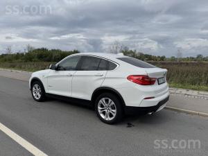 White BMW X4 2017 in Riga, with an engine capacity of 2.00 L and mileage of 120 thousand km for 21900 €, photo 8 on AUTOMOTO.COM.LV