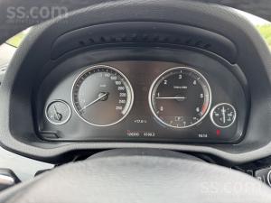 White BMW X4 2017 in Riga, with an engine capacity of 2.00 L and mileage of 120 thousand km for 21900 €, photo 12 on AUTOMOTO.COM.LV