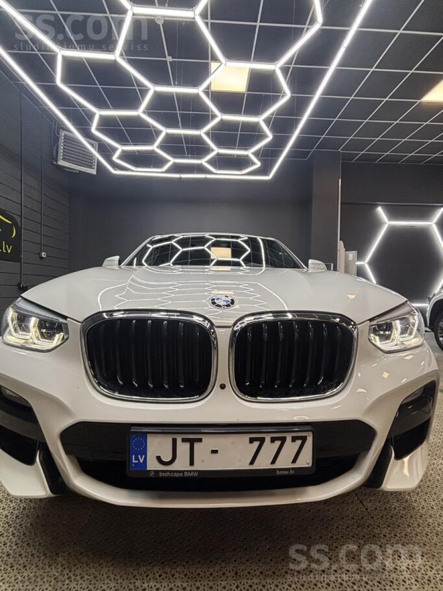 White BMW X4 2018 in Riga, with an engine capacity of 3.00 L and mileage of 59 thousand km for 35500 €, photo 4 on AUTOMOTO.COM.LV