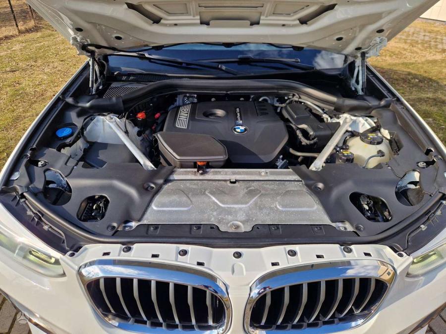 White BMW X4 2018 in Taurage, with an engine capacity of 2.00 L and mileage of 180 thousand km for 27000 €, photo 17 on AUTOMOTO.COM.LV
