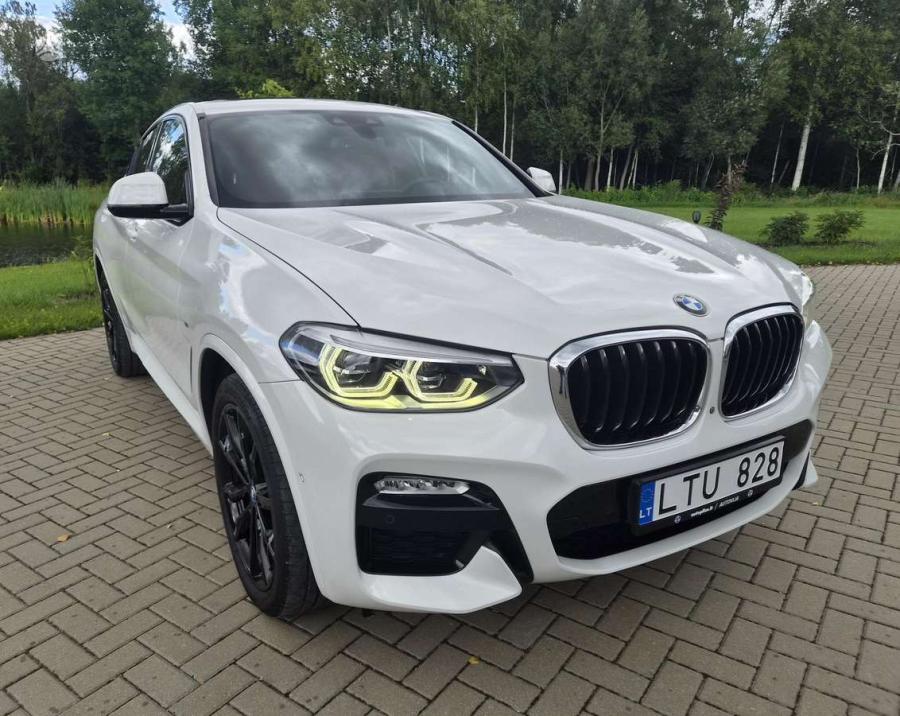 White BMW X4 2018 in Utena, with an engine capacity of 2.00 L and mileage of 216 thousand km for 27500 €, photo 4 on AUTOMOTO.COM.LV