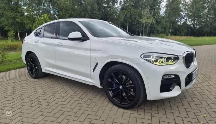 White BMW X4 2018 in Utena, with an engine capacity of 2.00 L and mileage of 216 thousand km for 27500 €, photo 7 on AUTOMOTO.COM.LV
