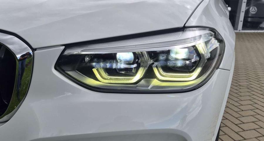White BMW X4 2018 in Utena, with an engine capacity of 2.00 L and mileage of 216 thousand km for 27500 €, photo 18 on AUTOMOTO.COM.LV
