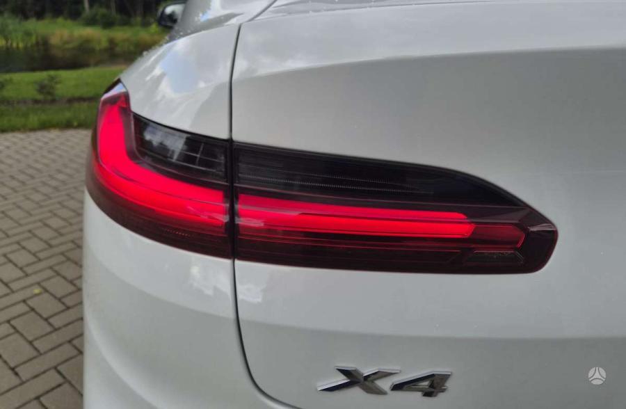 White BMW X4 2018 in Utena, with an engine capacity of 2.00 L and mileage of 216 thousand km for 27500 €, photo 19 on AUTOMOTO.COM.LV