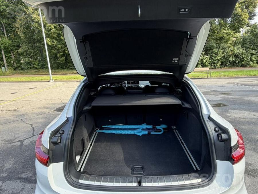 White BMW X4 2018 in Riga, with an engine capacity of 2.00 L and mileage of 235 thousand km for 26500 €, photo 8 on AUTOMOTO.COM.LV