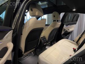 White BMW X4 2018 in Riga, with an engine capacity of 3.00 L and mileage of 225 thousand km for 29990 €, photo 16 on AUTOMOTO.COM.LV