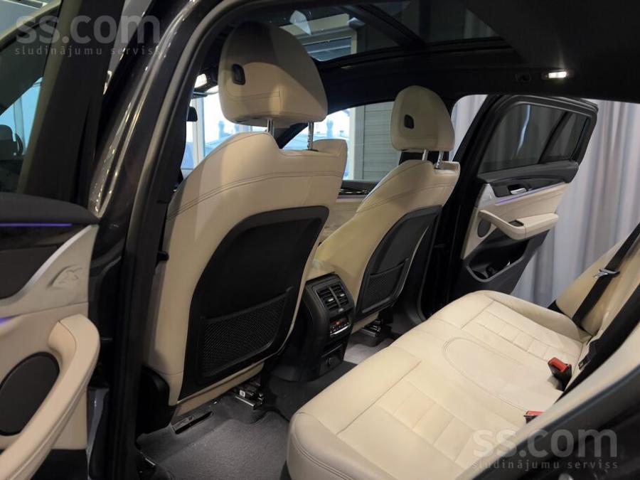 White BMW X4 2018 in Riga, with an engine capacity of 3.00 L and mileage of 225 thousand km for 29990 €, photo 16 on AUTOMOTO.COM.LV