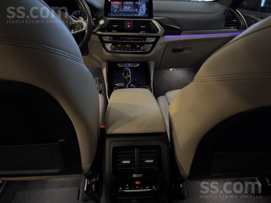 White BMW X4 2018 in Riga, with an engine capacity of 3.00 L and mileage of 225 thousand km for 29990 €, photo 20 on AUTOMOTO.COM.LV