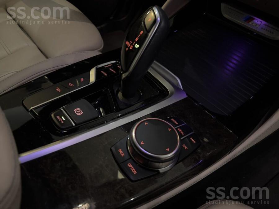 White BMW X4 2018 in Riga, with an engine capacity of 3.00 L and mileage of 225 thousand km for 29990 €, photo 21 on AUTOMOTO.COM.LV
