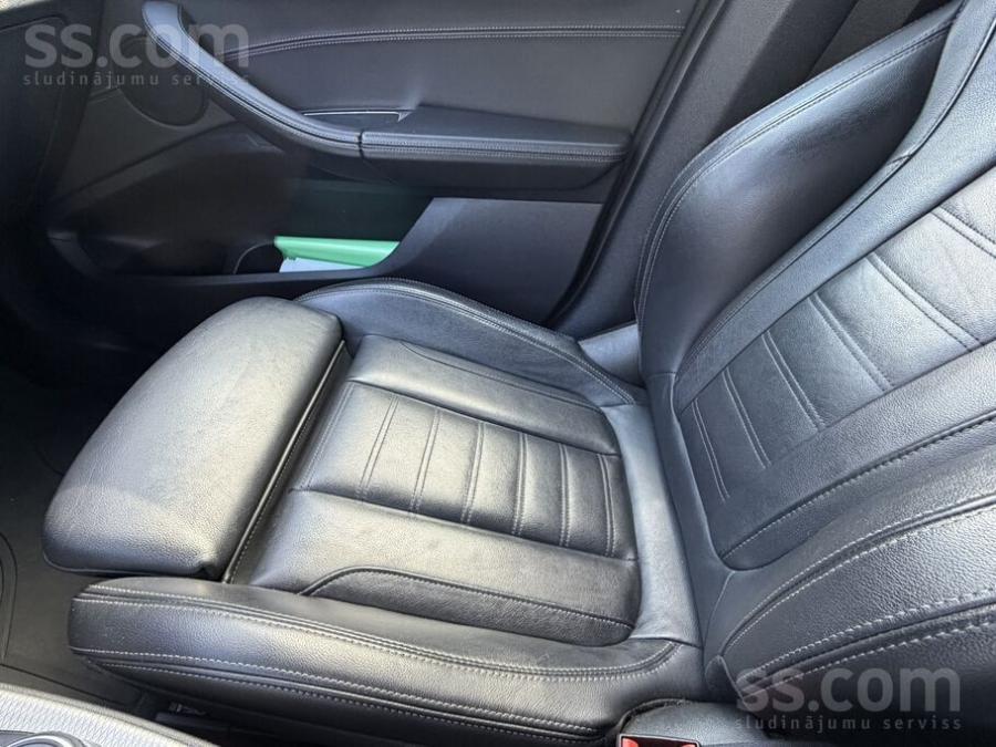 White BMW X4 2018 in Riga, with an engine capacity of 2.00 L and mileage of 235 thousand km for 26500 €, photo 12 on AUTOMOTO.COM.LV