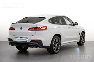 White BMW X4 2019 in Riga, with an engine capacity of 3.00 L and mileage of 158 thousand km for 34900 €, photo 2 on AUTOMOTO.COM.LV