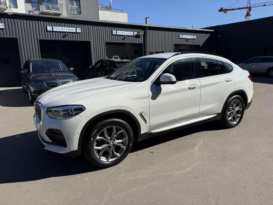 White BMW X4 2019 in Vilnius, with an engine capacity of 2.00 L and mileage of 107 thousand km for 34999 €, photo 2 on AUTOMOTO.COM.LV