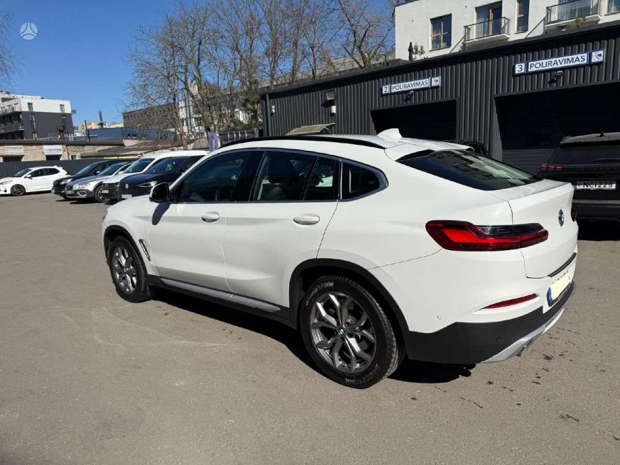 White BMW X4 2019 in Vilnius, with an engine capacity of 2.00 L and mileage of 107 thousand km for 34999 €, photo 3 on AUTOMOTO.COM.LV