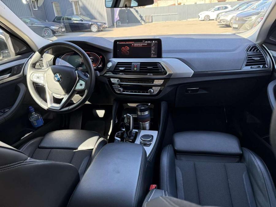 White BMW X4 2019 in Vilnius, with an engine capacity of 2.00 L and mileage of 107 thousand km for 34999 €, photo 5 on AUTOMOTO.COM.LV