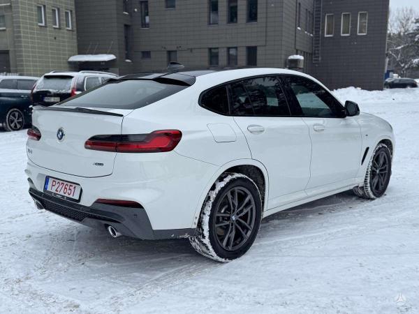 White BMW X4 2019 in Vilnius, with an engine capacity of 2.00 L and mileage of 270 thousand km for 23850 €, photo 5 on AUTOMOTO.COM.LV