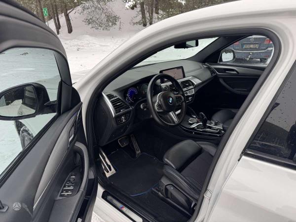 White BMW X4 2019 in Vilnius, with an engine capacity of 2.00 L and mileage of 270 thousand km for 23850 €, photo 9 on AUTOMOTO.COM.LV