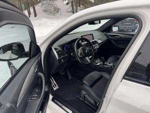 White BMW X4 2019 in Vilnius, with an engine capacity of 2.00 L and mileage of 270 thousand km for 23850 €, photo 9 on AUTOMOTO.COM.LV