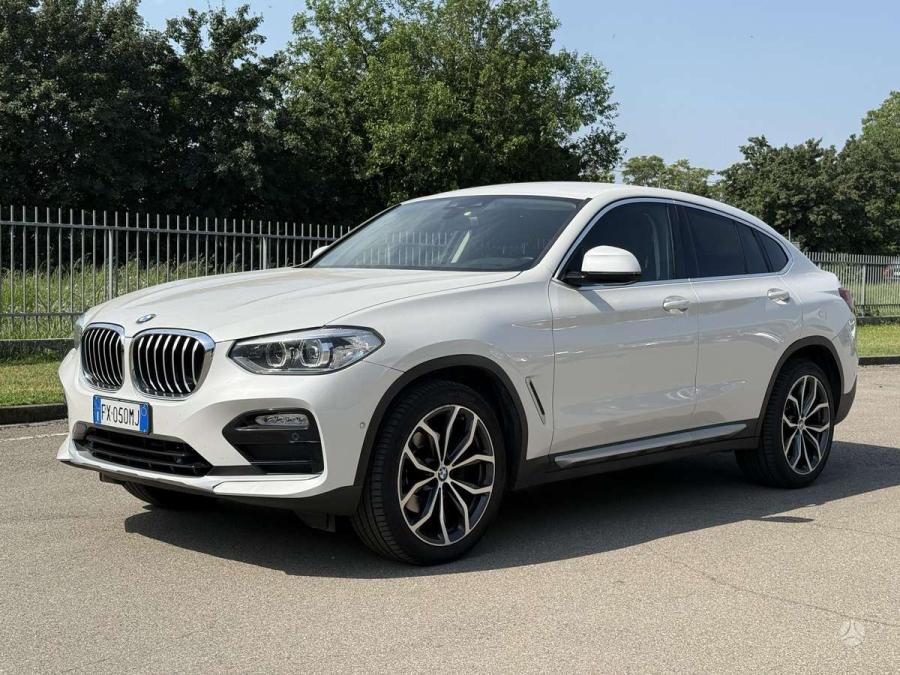 White BMW X4 2019 in Panevezys, with an engine capacity of 2.00 L and mileage of 227 thousand km for 23990 €, photo 3 on AUTOMOTO.COM.LV