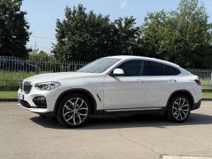 White BMW X4 2019 in Panevezys, with an engine capacity of 2.00 L and mileage of 227 thousand km for 23990 €, photo 9 on AUTOMOTO.COM.LV