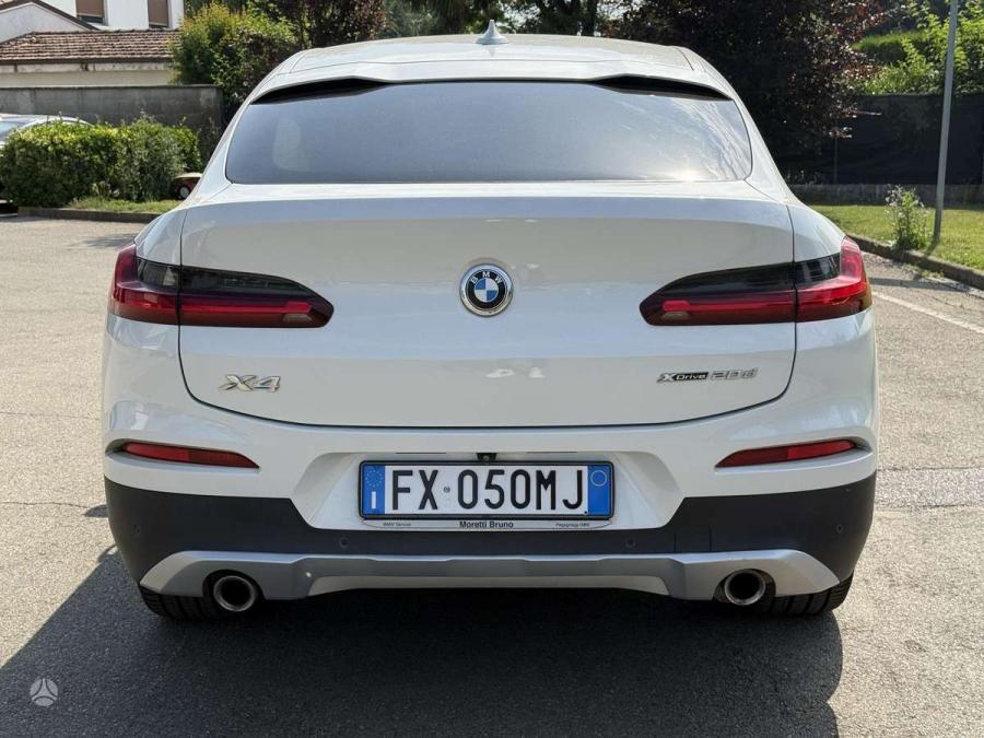 White BMW X4 2019 in Panevezys, with an engine capacity of 2.00 L and mileage of 227 thousand km for 23990 €, photo 14 on AUTOMOTO.COM.LV
