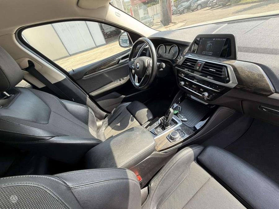 White BMW X4 2019 in Panevezys, with an engine capacity of 2.00 L and mileage of 227 thousand km for 23990 €, photo 20 on AUTOMOTO.COM.LV