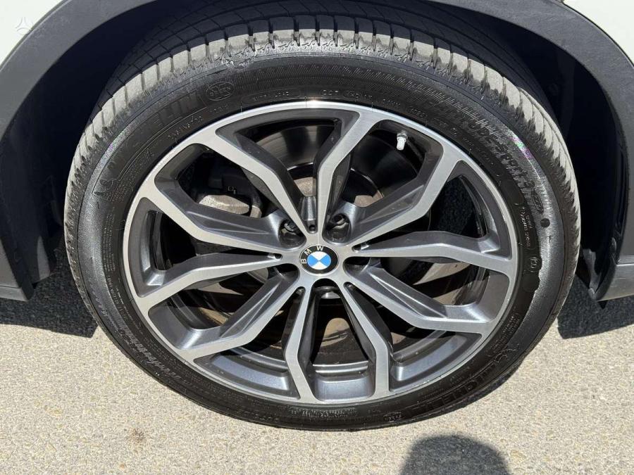 Balts BMW X4 2019 Panevēža, ar dzinēja tilpumu 2.00 L un nobraukumu 227 tūkst. km par 23990 €, foto 33 vietnē AUTOMOTO.COM.LV