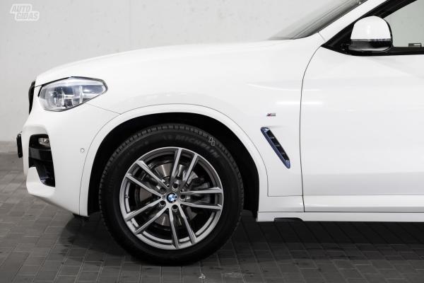 White BMW X4 2019 in Vilnius, with an engine capacity of 2.00 L and mileage of 139 thousand km for 31871 €, photo 8 on AUTOMOTO.COM.LV