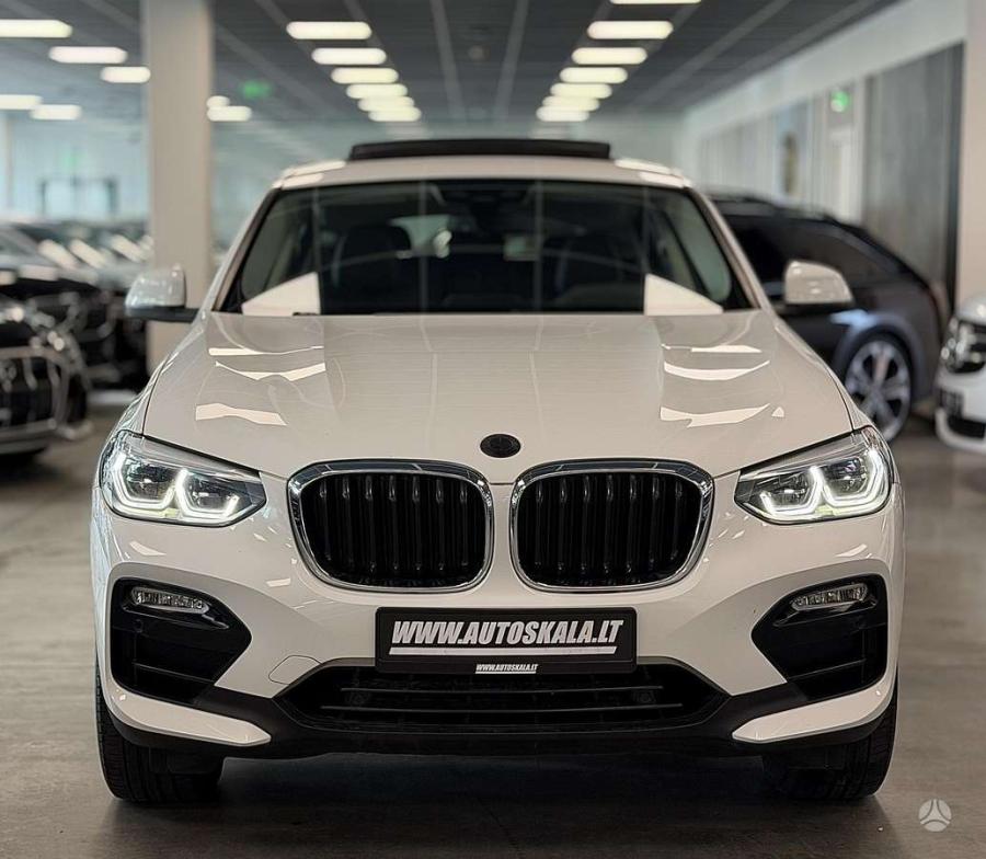 White BMW X4 2019 in Klaipeda, with an engine capacity of 2.00 L and mileage of 262 thousand km for 24950 €, photo 3 on AUTOMOTO.COM.LV