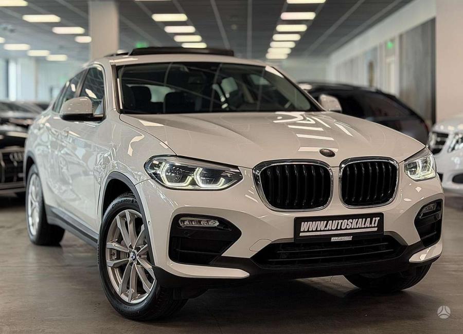 White BMW X4 2019 in Klaipeda, with an engine capacity of 2.00 L and mileage of 262 thousand km for 24950 €, photo 4 on AUTOMOTO.COM.LV