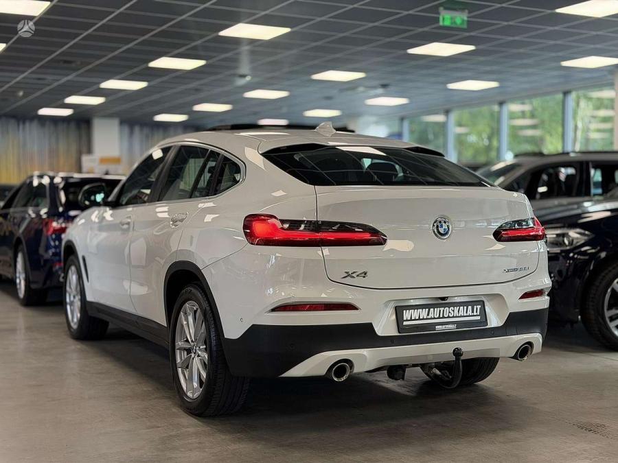 White BMW X4 2019 in Klaipeda, with an engine capacity of 2.00 L and mileage of 262 thousand km for 24950 €, photo 5 on AUTOMOTO.COM.LV
