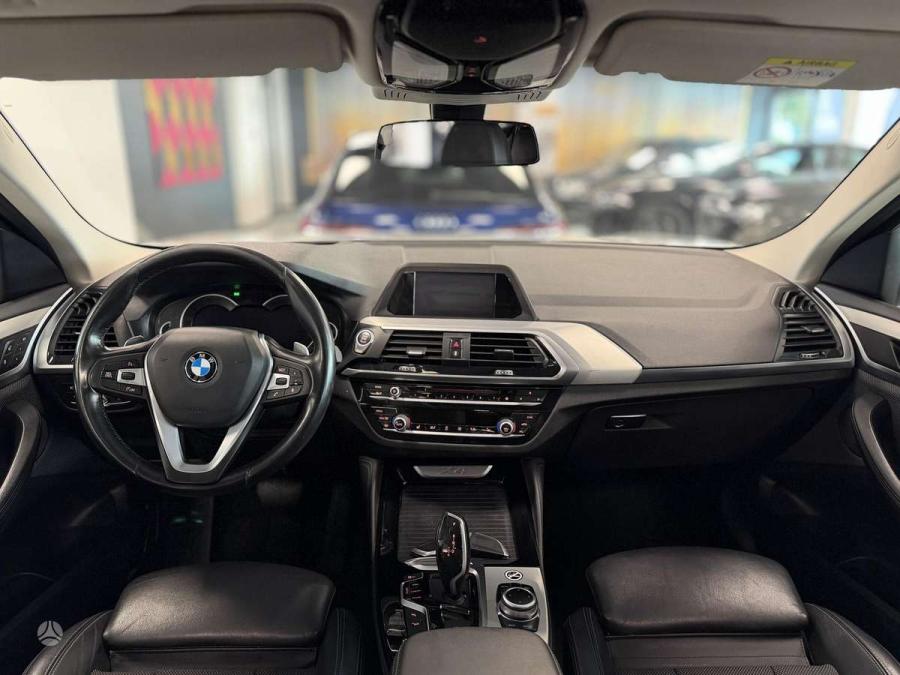 White BMW X4 2019 in Klaipeda, with an engine capacity of 2.00 L and mileage of 262 thousand km for 24950 €, photo 8 on AUTOMOTO.COM.LV