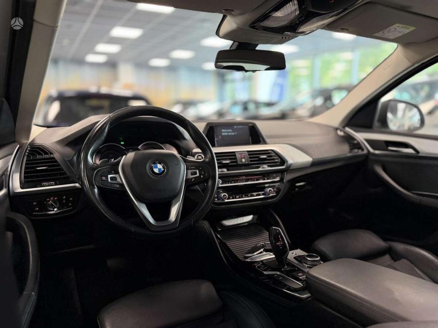 White BMW X4 2019 in Klaipeda, with an engine capacity of 2.00 L and mileage of 262 thousand km for 24950 €, photo 12 on AUTOMOTO.COM.LV