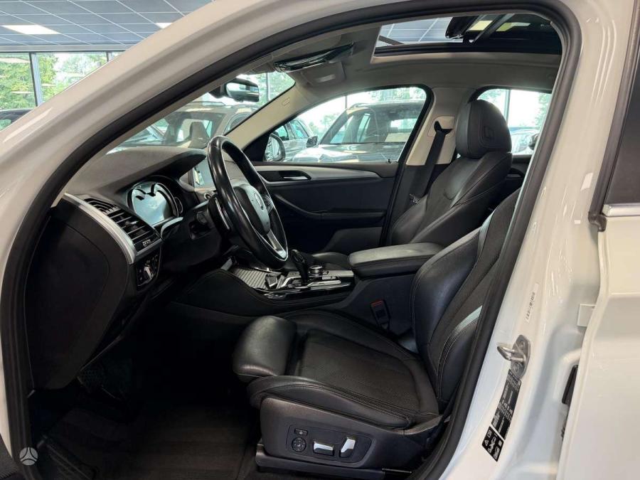 White BMW X4 2019 in Klaipeda, with an engine capacity of 2.00 L and mileage of 262 thousand km for 24950 €, photo 14 on AUTOMOTO.COM.LV