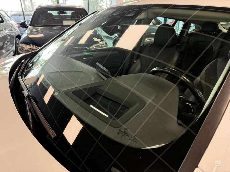 White BMW X4 2019 in Klaipeda, with an engine capacity of 2.00 L and mileage of 262 thousand km for 24950 €, photo 17 on AUTOMOTO.COM.LV