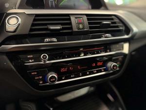 White BMW X4 2019 in Klaipeda, with an engine capacity of 2.00 L and mileage of 262 thousand km for 24950 €, photo 19 on AUTOMOTO.COM.LV