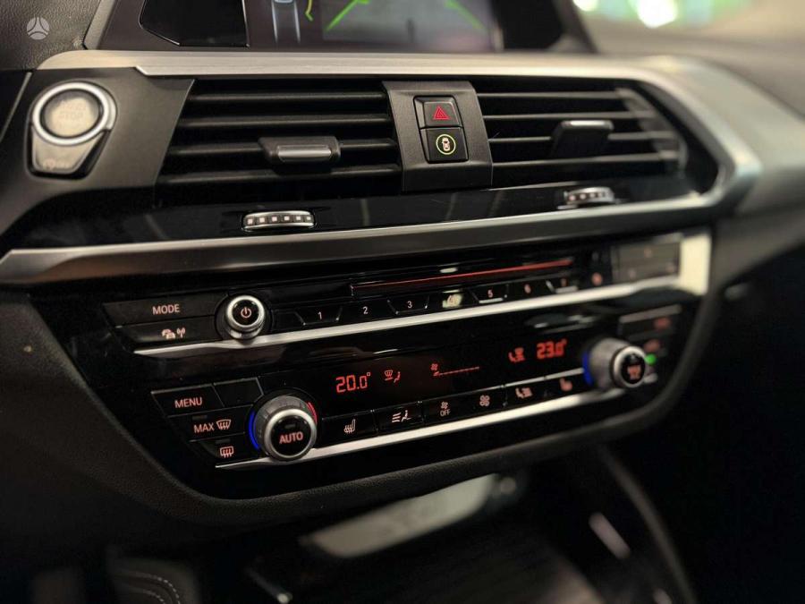 White BMW X4 2019 in Klaipeda, with an engine capacity of 2.00 L and mileage of 262 thousand km for 24950 €, photo 19 on AUTOMOTO.COM.LV