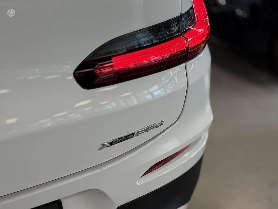 White BMW X4 2019 in Klaipeda, with an engine capacity of 2.00 L and mileage of 262 thousand km for 24950 €, photo 26 on AUTOMOTO.COM.LV