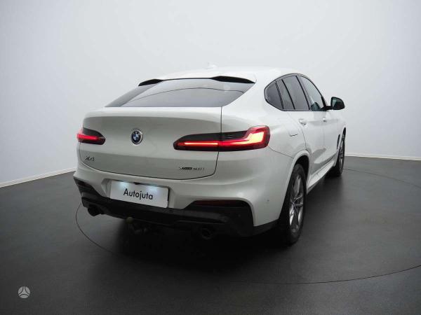 White BMW X4 2020 in Vilnius, with an engine capacity of 2.00 L and mileage of 133 thousand km for 33500 €, photo 4 on AUTOMOTO.COM.LV